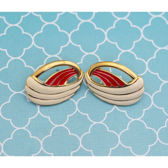 Monet | Jewelry | Vintage Beach Shell Gold Tone Stud Earrings By Monet ...